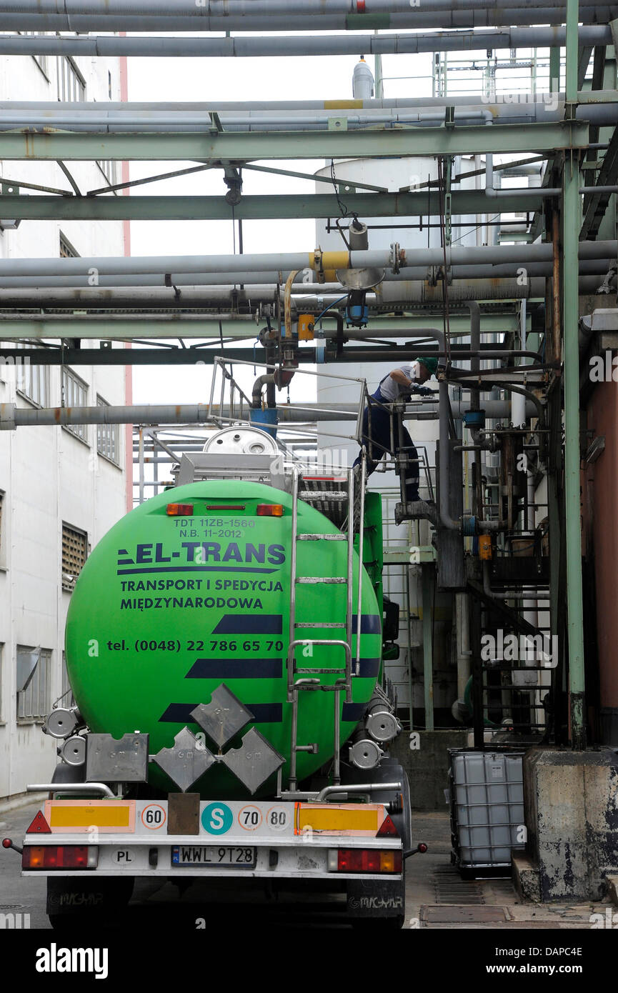 A tank lorrey stands at a loading spot of the company Dynea Erkner in ...