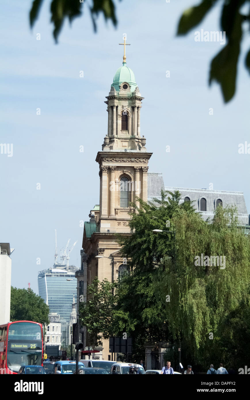 Saint Andrew's Church Holborn Circus Stock Photo - Alamy