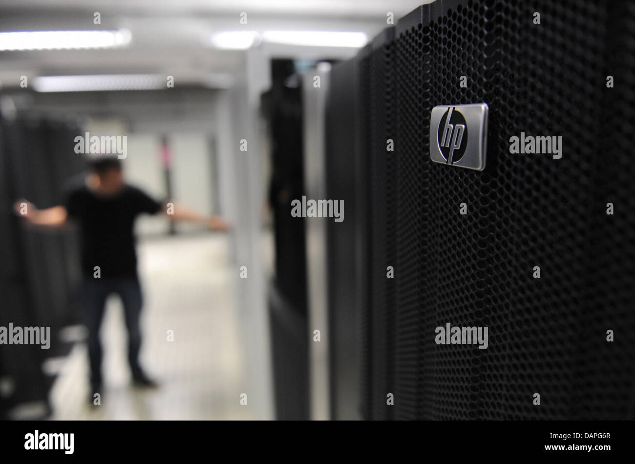 End technology logo hi-res stock photography and images - Alamy