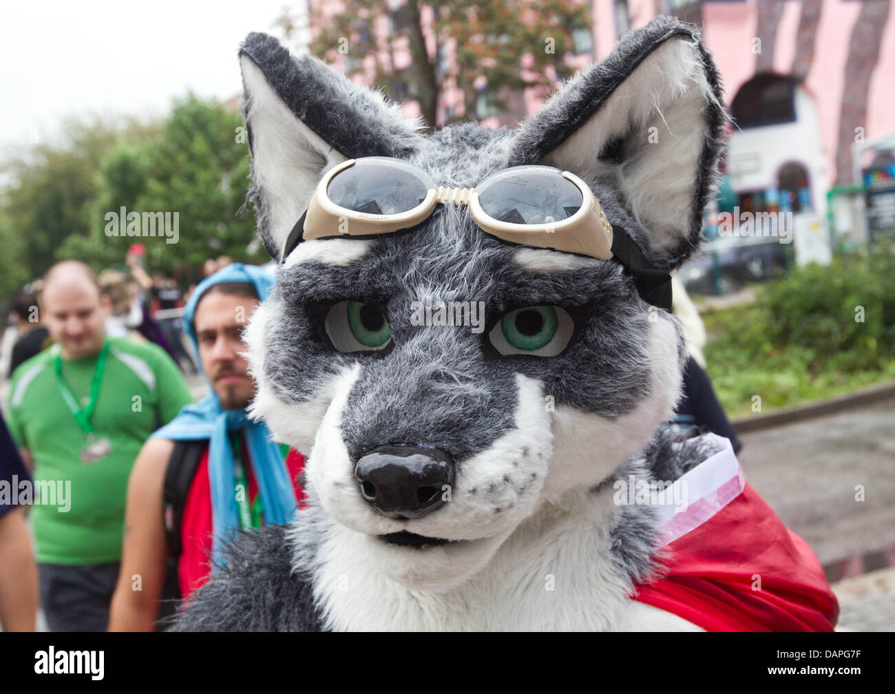 People in furry animal costumes hi-res stock photography and images - Alamy