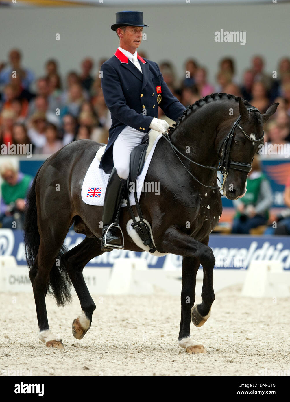 Der britische Dressurreiter Carl Hester reitet sein Pferd Uthopia am ...