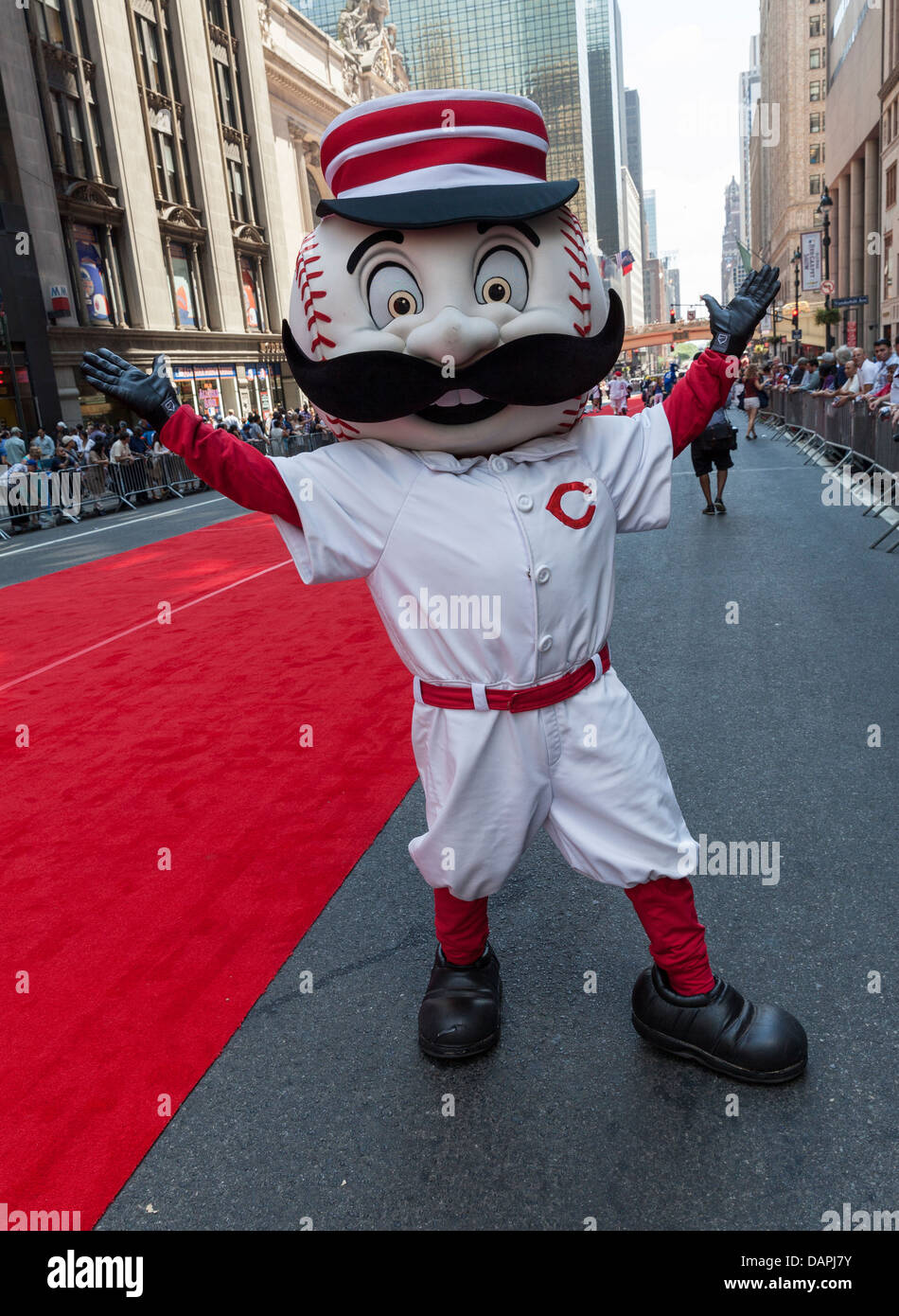 Baseball All-star game red carpet parade in New York Stock Photo - Alamy