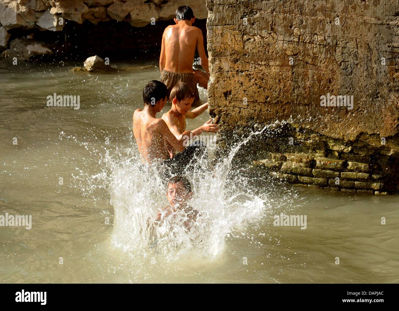 Kunduz river hi-res stock photography and images - Alamy