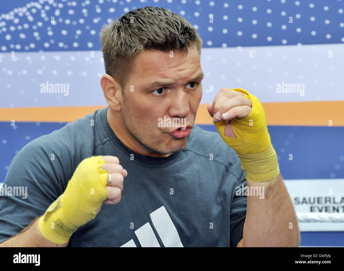 Heavyweight boxer ruslan chagaev hi-res stock photography and images ...