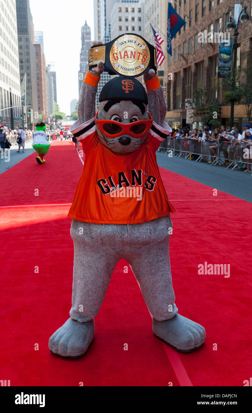 Baseball All-star game red carpet parade in New York Stock Photo - Alamy