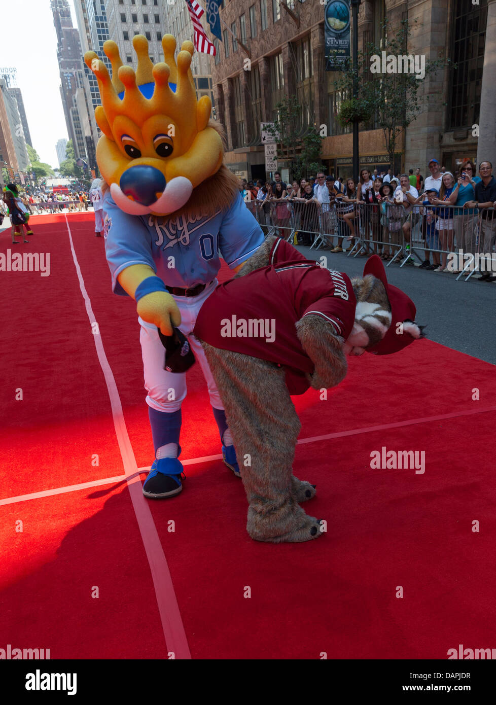 Baseball All-star game red carpet parade in New York Stock Photo - Alamy