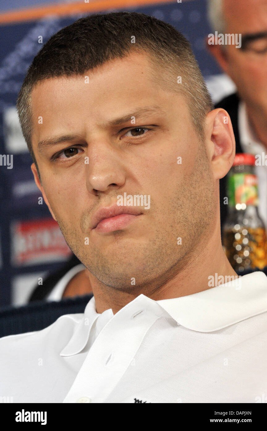 Professional boxer siarhei liakhovich belarus hi-res stock photography ...
