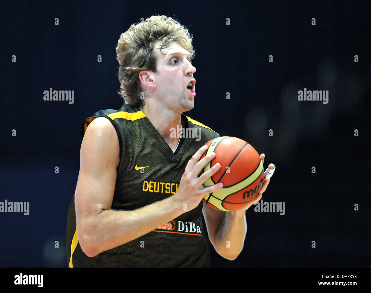 German basketball player Dirk Nowitzki plays the ball during a practice ...