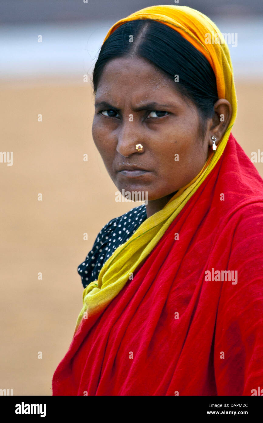 Bengali women hi-res stock photography and images - Alamy