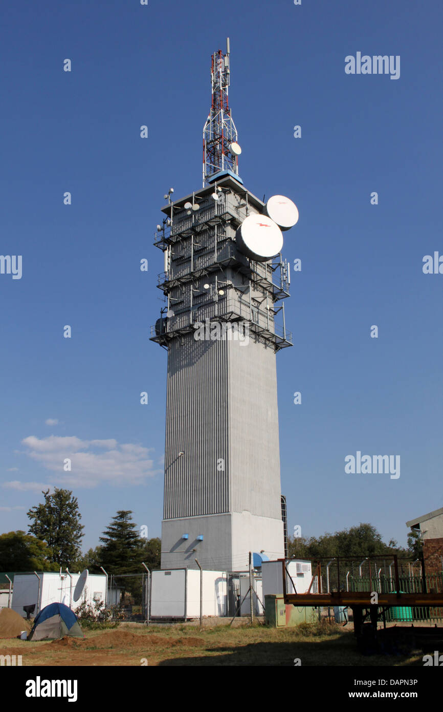 Supporting massive building hi-res stock photography and images - Alamy