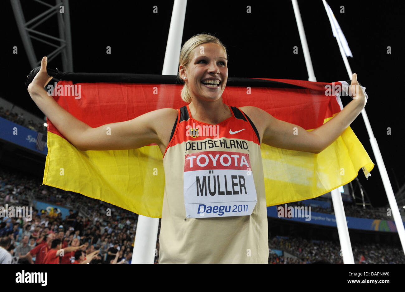 Nadine Müller of Germany celebrates after winning the silver medal in ...