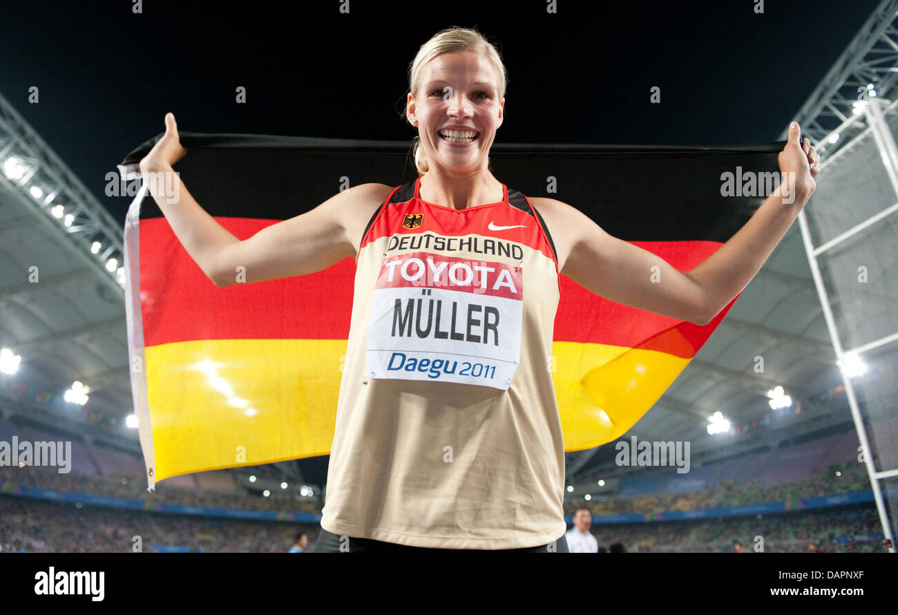 Nadine Müller of Germany celebrates after winning the silver medal in ...