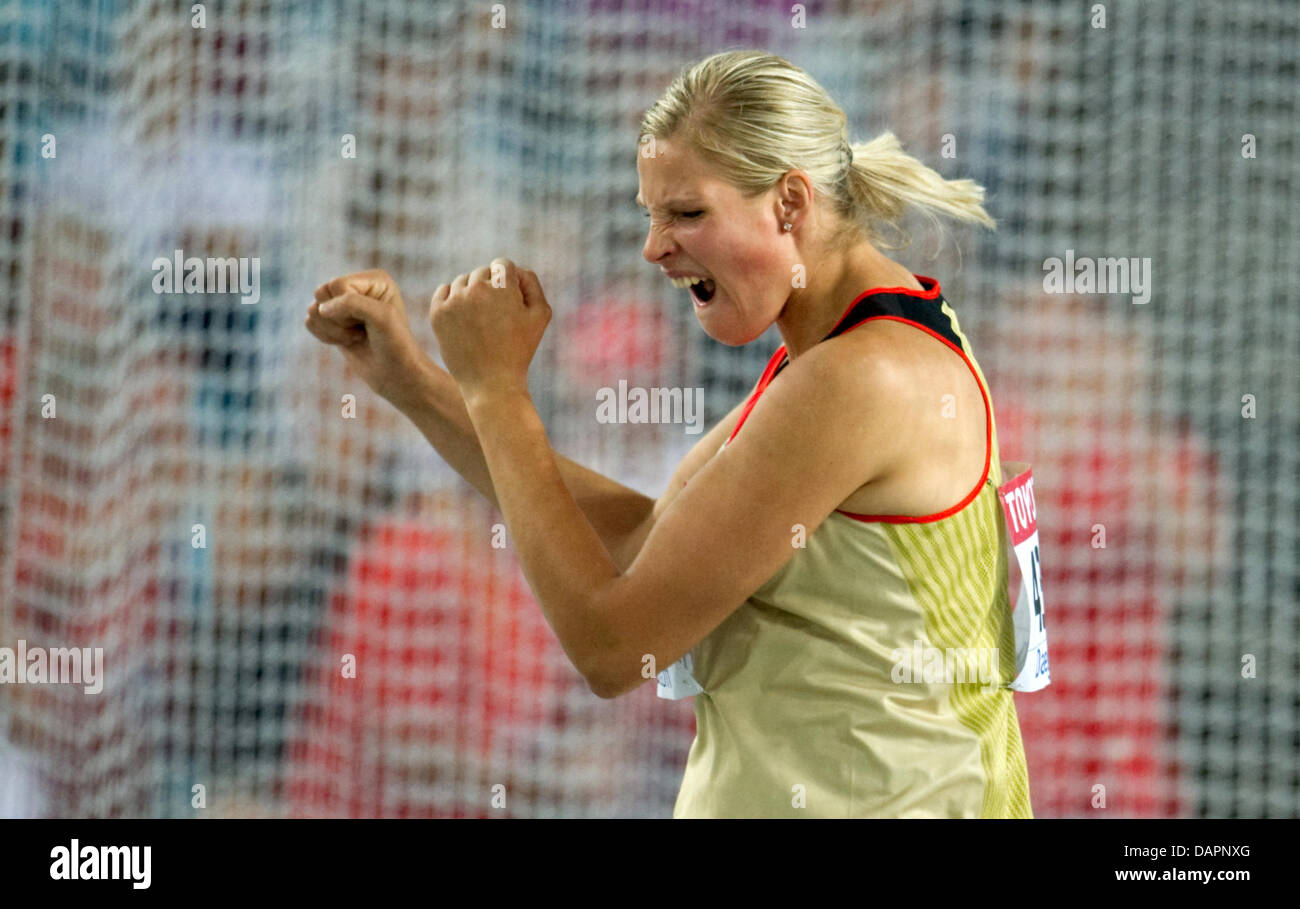 Nadine Müller of Germany celebrates after winning the silver medal in ...
