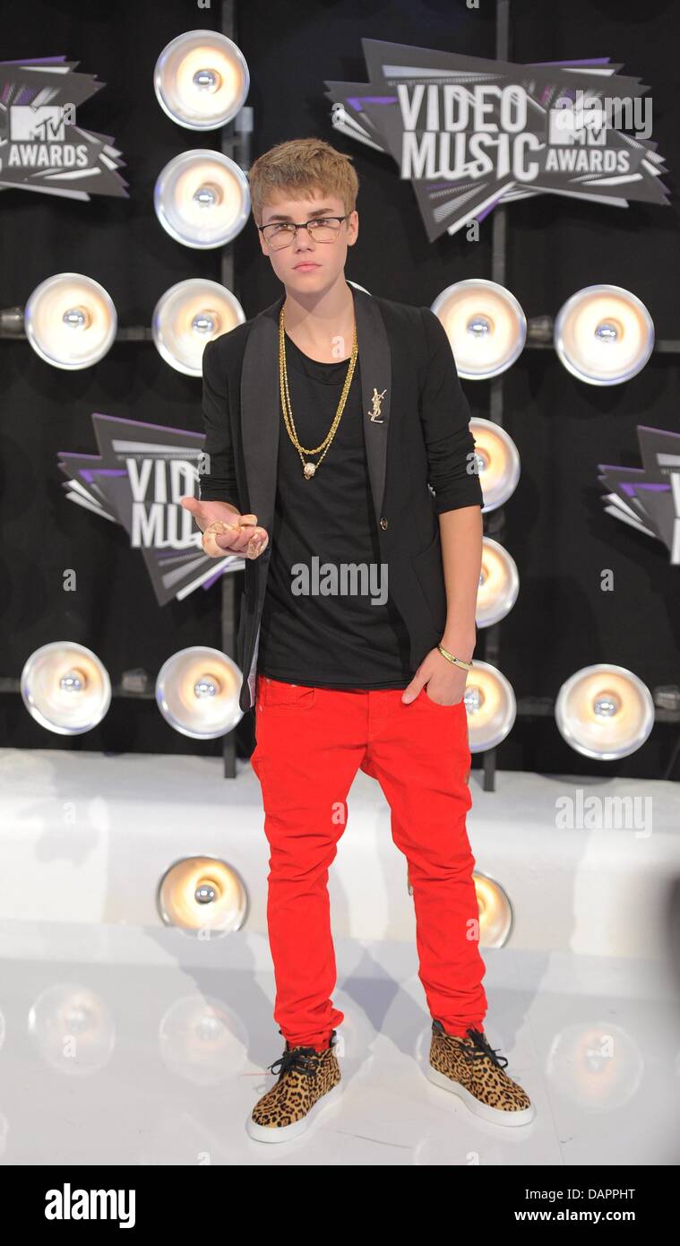 Singer Justin Bieber arrives at the 28th Annual MTV Video Music Awards ...