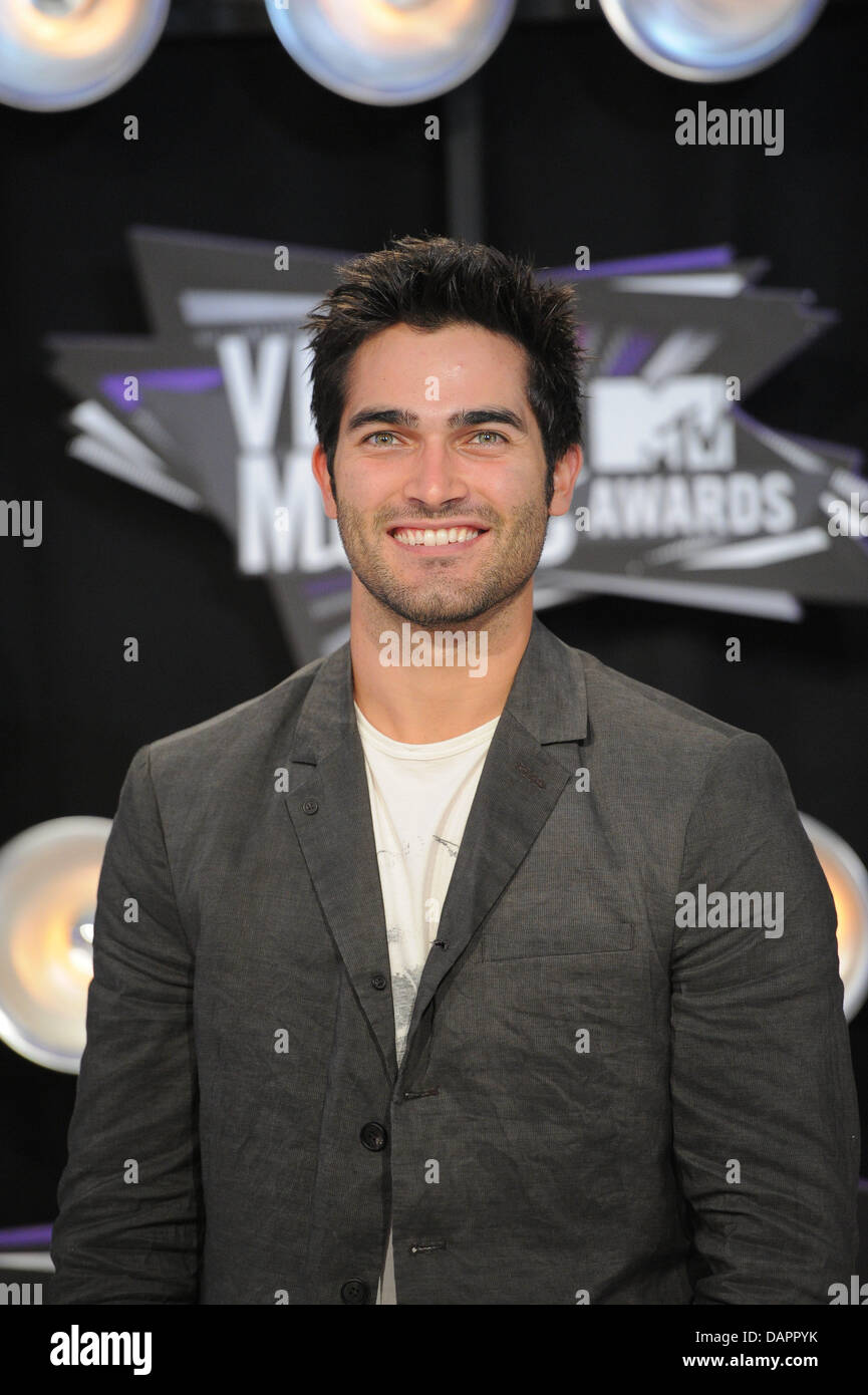 Actor Tyler Hoechlin arrives at the 28th Annual MTV Video Music Awards ...