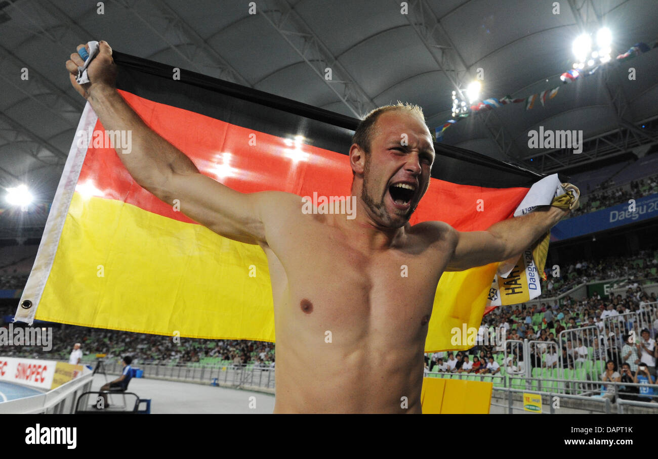 Robert Harting of Germany celebrates in Discus Throw Final at the 13th ...