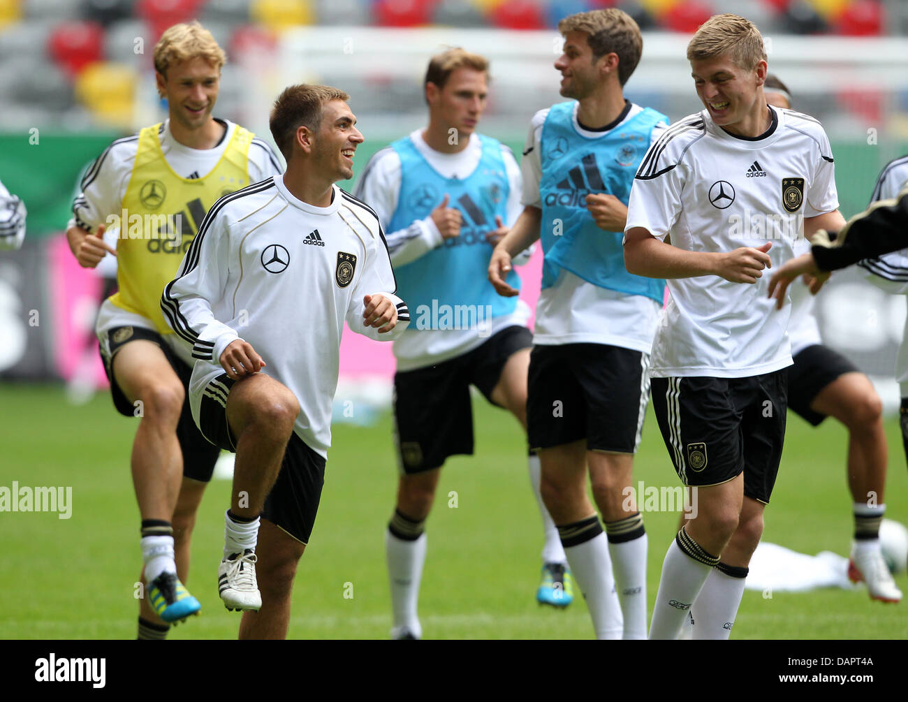 German philipp lahm toni kroos hi-res stock photography and images - Alamy