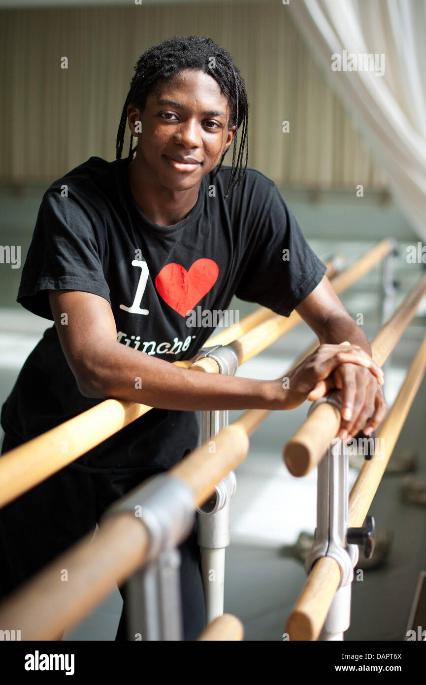 18 Year Old Dancer High Resolution Stock Photography and Images - Alamy