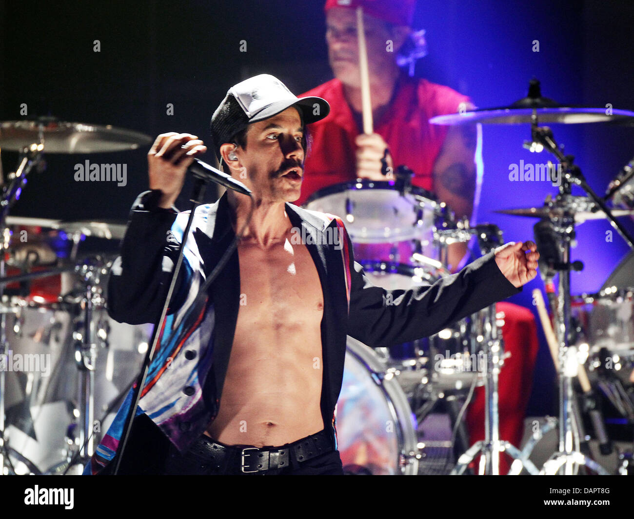 Chad Smith Chili Peppers Stock Photos & Chad Smith Chili Peppers Stock ...