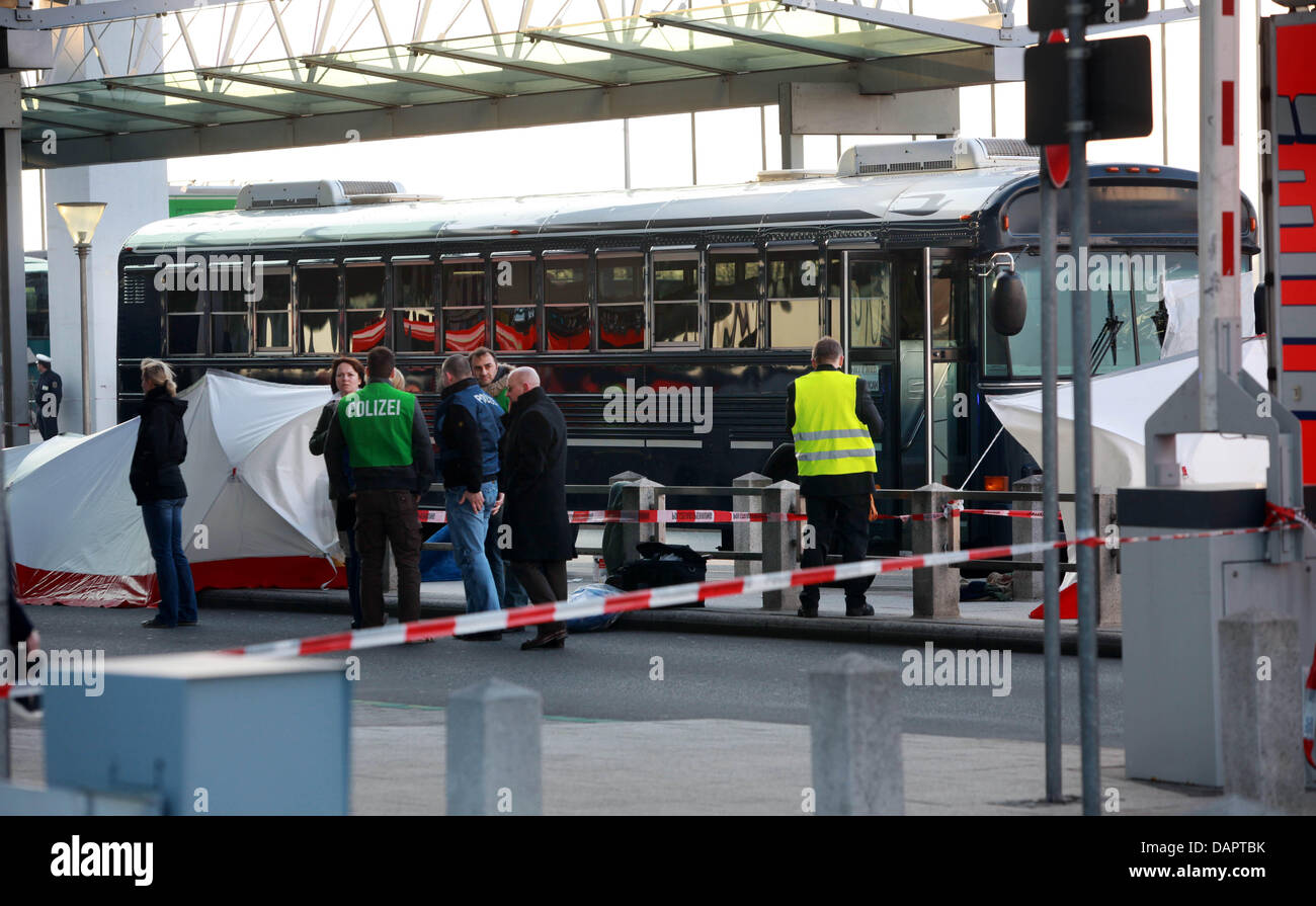 (dpa file) - A file picture dated 02 March 2011 of an US Army military ...