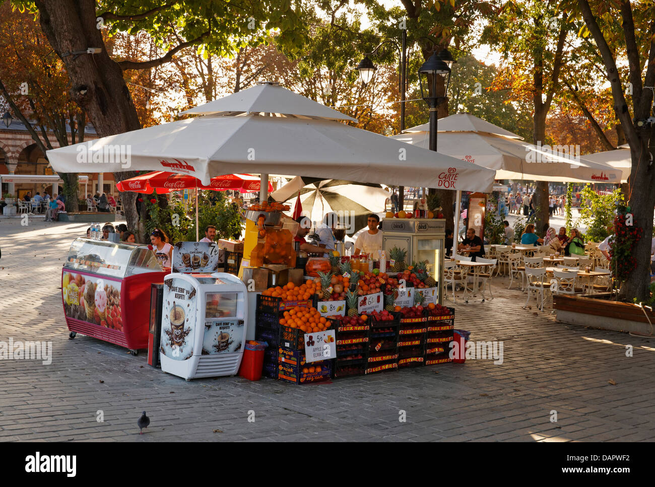 Turkey, Istanbul, Juice bar at Aya Sofia Square in Sultanahmet Stock ...