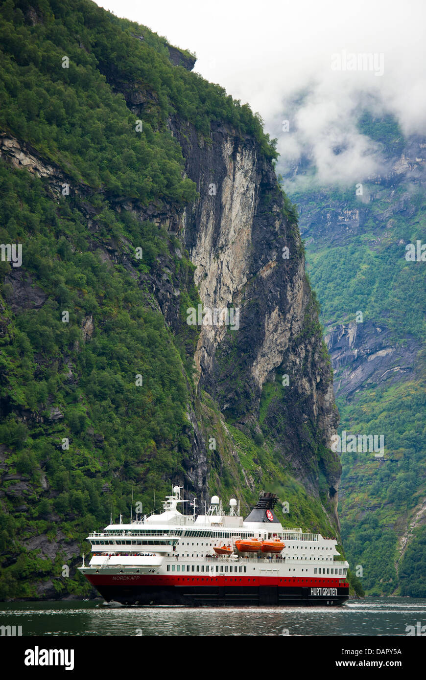 Geiranger fjord norway july hi-res stock photography and images - Alamy