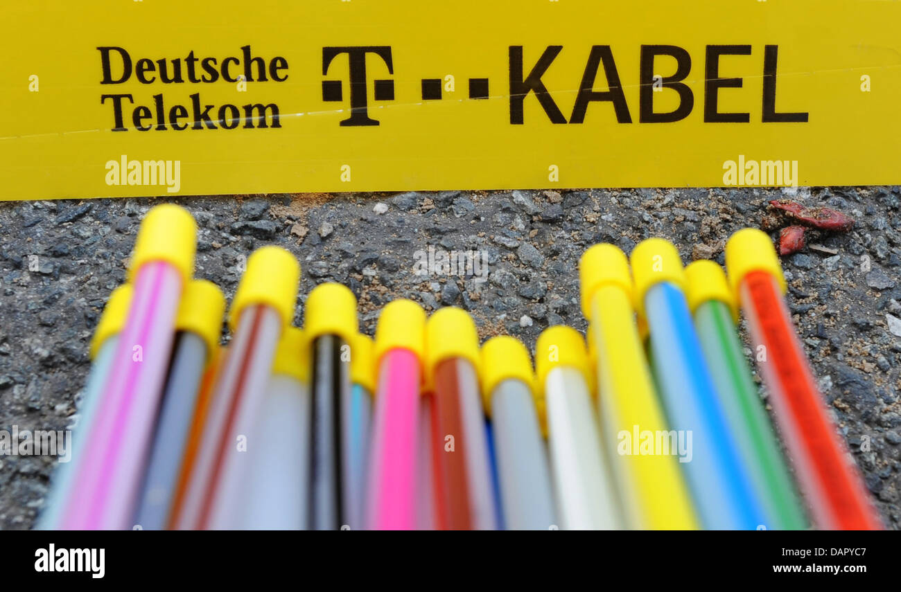 Single fibre optic cables of the German telecommunications company ...