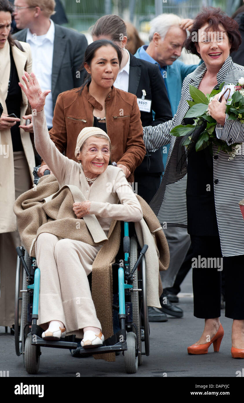 Luise rainer oscar hi-res stock photography and images - Alamy