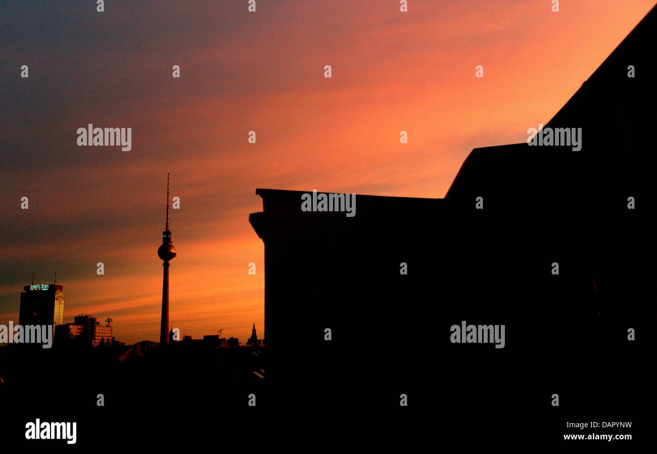 The sunset colours the sky fire red over Berlin, Germany, 05 September ...