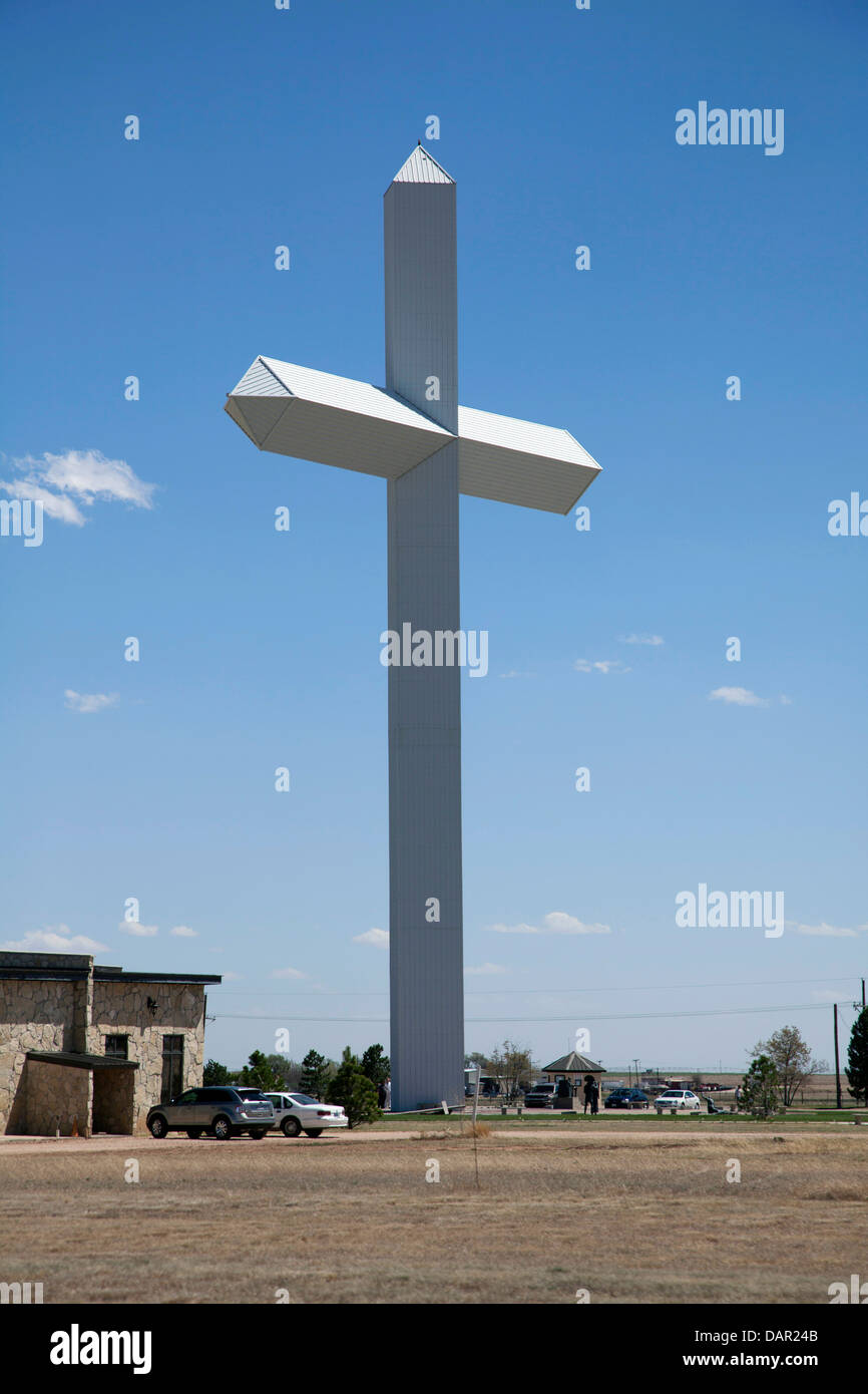 The largest cross in the US in Groom, Texas as seen from Interstate 40 ...