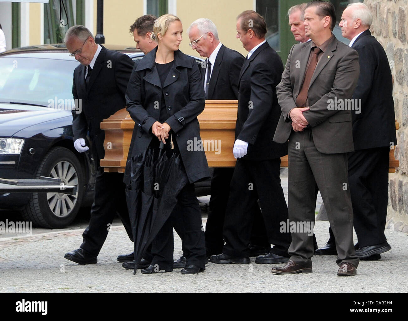 Der Sarg von Horst Kasner, der Vater von Angela Merkel, wird am Samstag ...