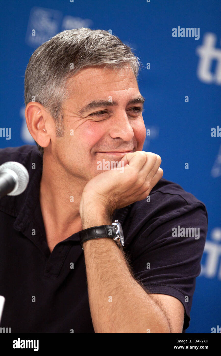 Actor George Clooney attends the press conference of "The Descendats ...