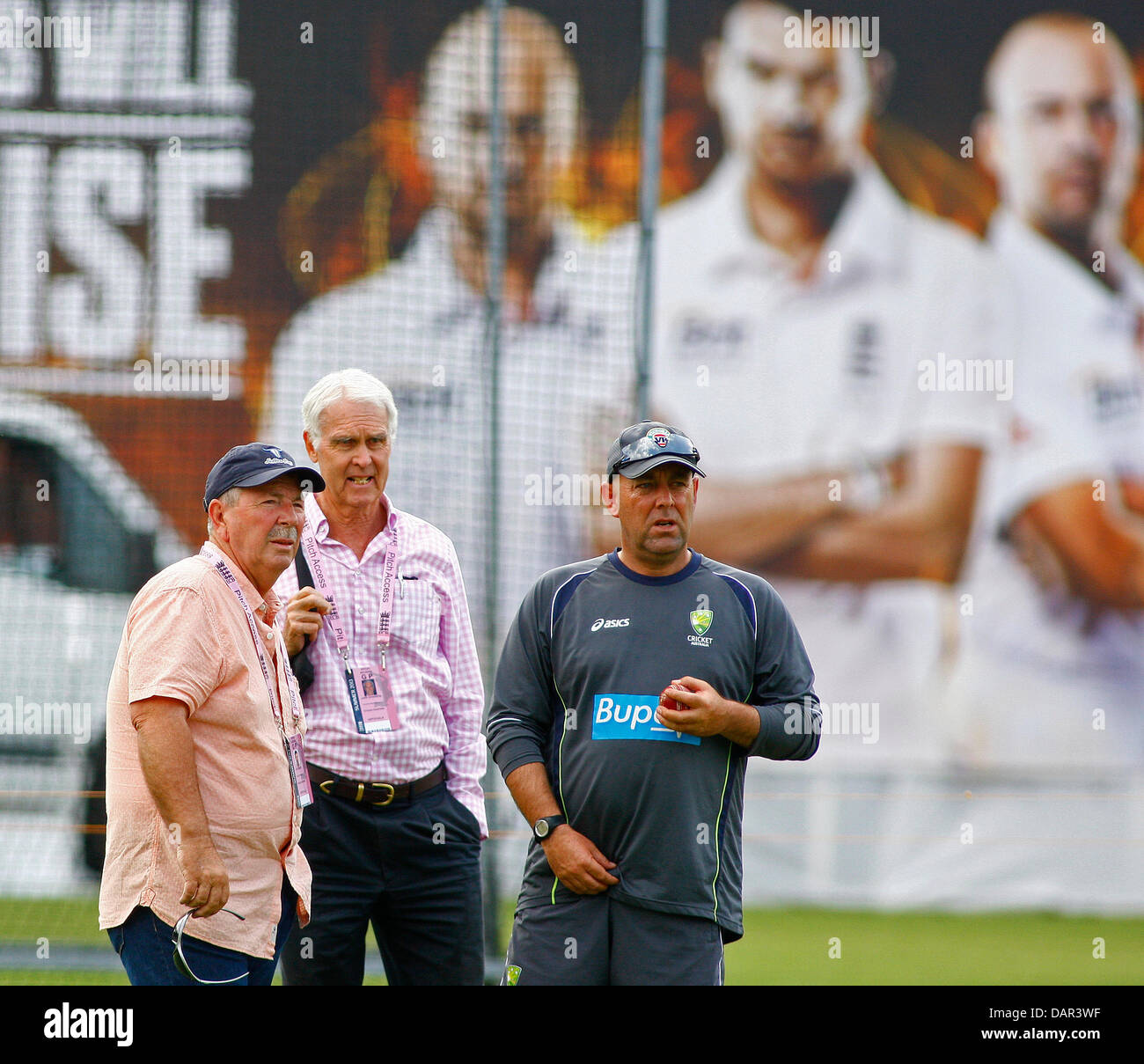 Cricket selector hi-res stock photography and images - Alamy