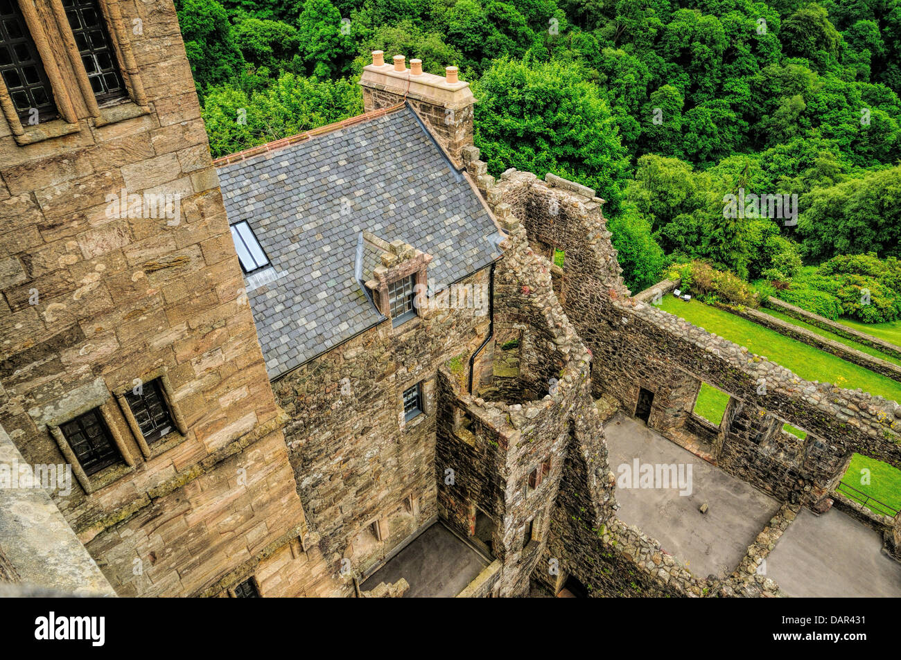 15th century scottish castle hi-res stock photography and images - Alamy
