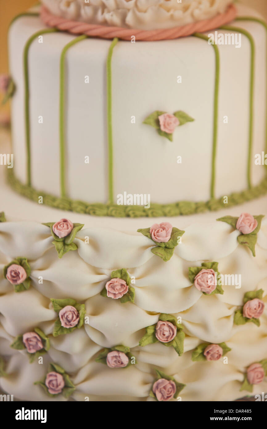 cake covered with sugar paste Stock Photo - Alamy