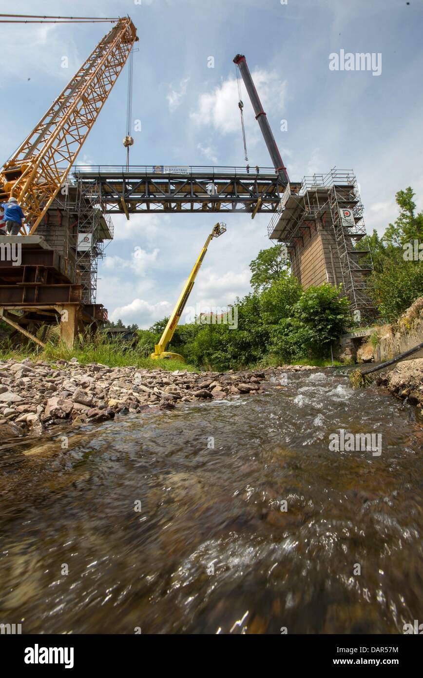 Superstructures hi-res stock photography and images - Alamy