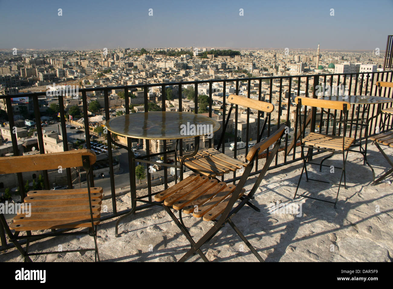 Aleppo castle hi-res stock photography and images - Alamy
