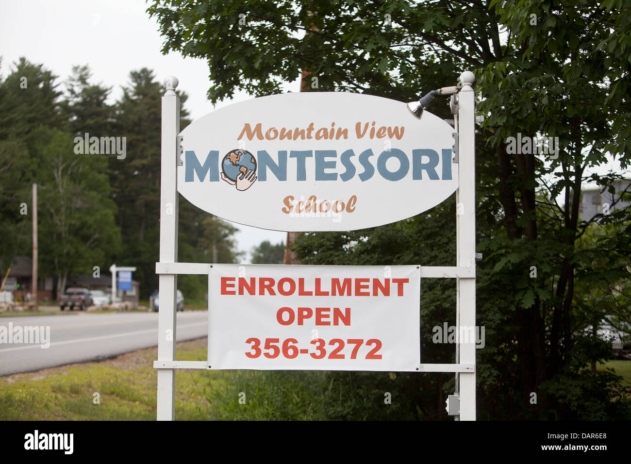 School montessori hi-res stock photography and images - Alamy