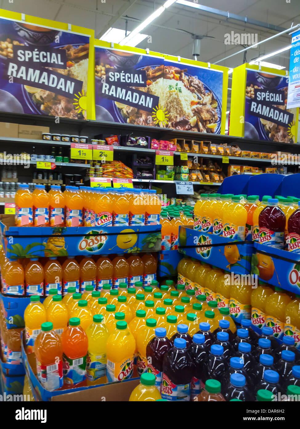 Carrefour store shelves hi-res stock photography and images - Alamy