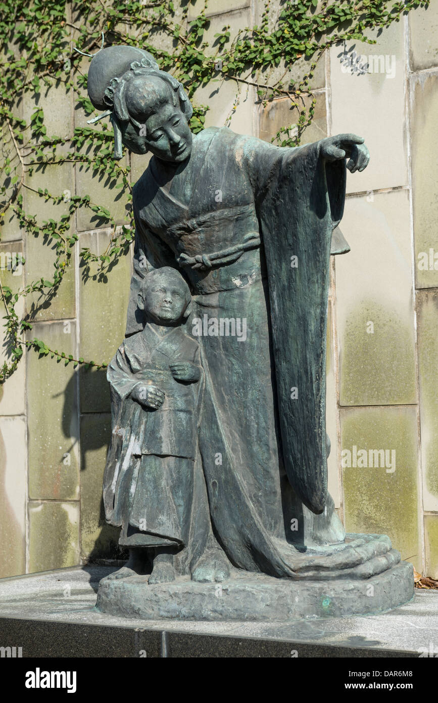 Statue of Japanese Opera Diva Miura Tamaki and Puccini in the ...