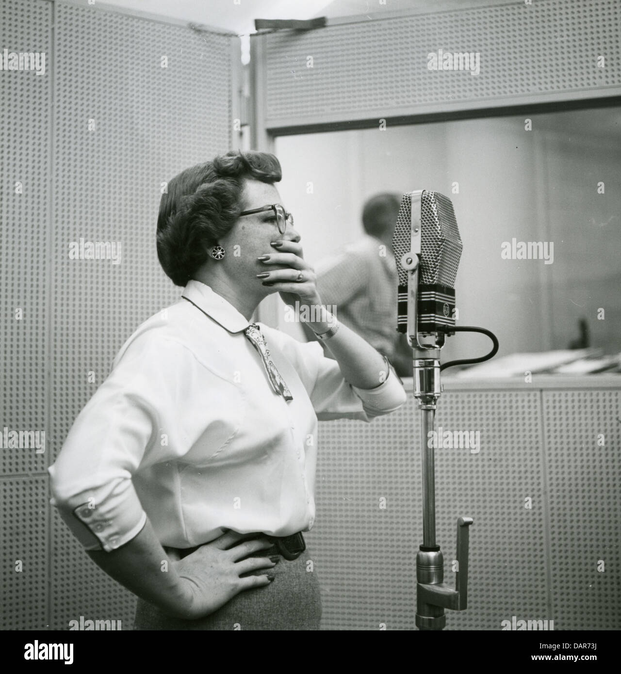 JO STAFFORD (1917-2008) US singer recording about 1953 Stock Photo - Alamy