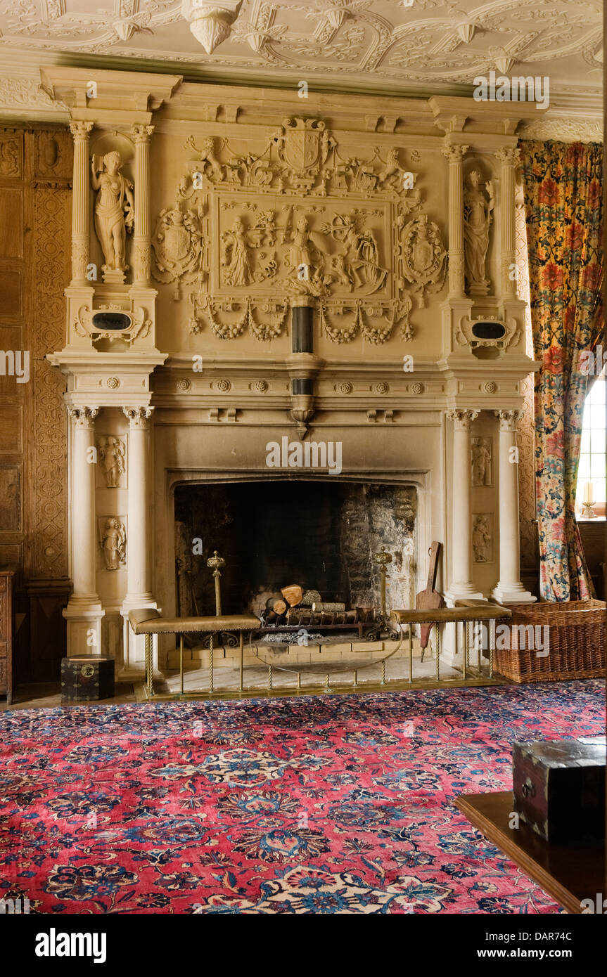 17th century fireplace england hi-res stock photography and images - Alamy