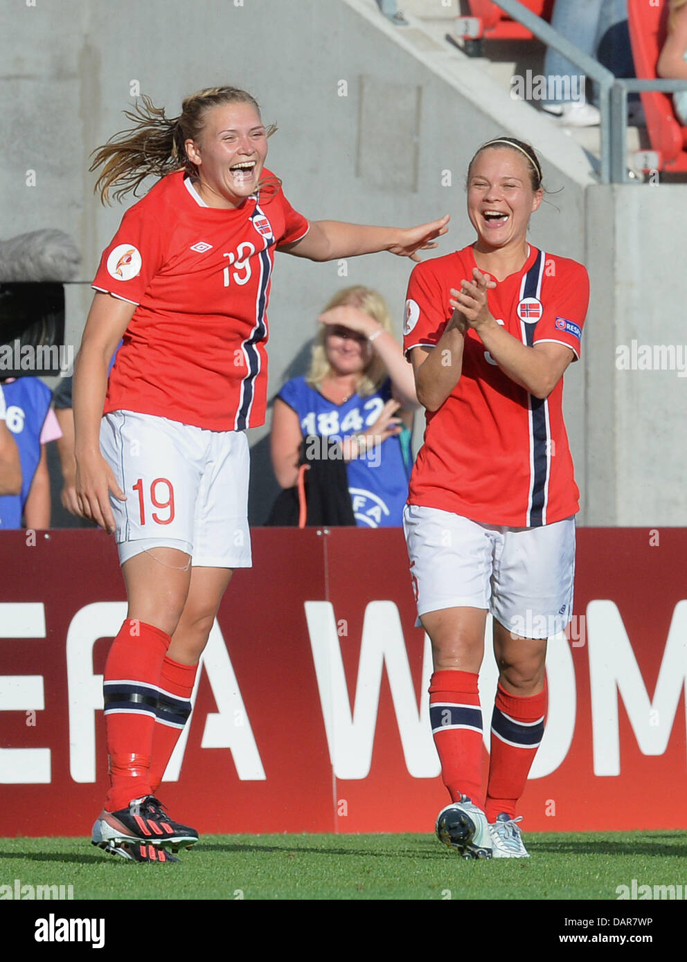 Ingvild Isaksen (l) from Norway celebrates after scoring the 1-0 with ...