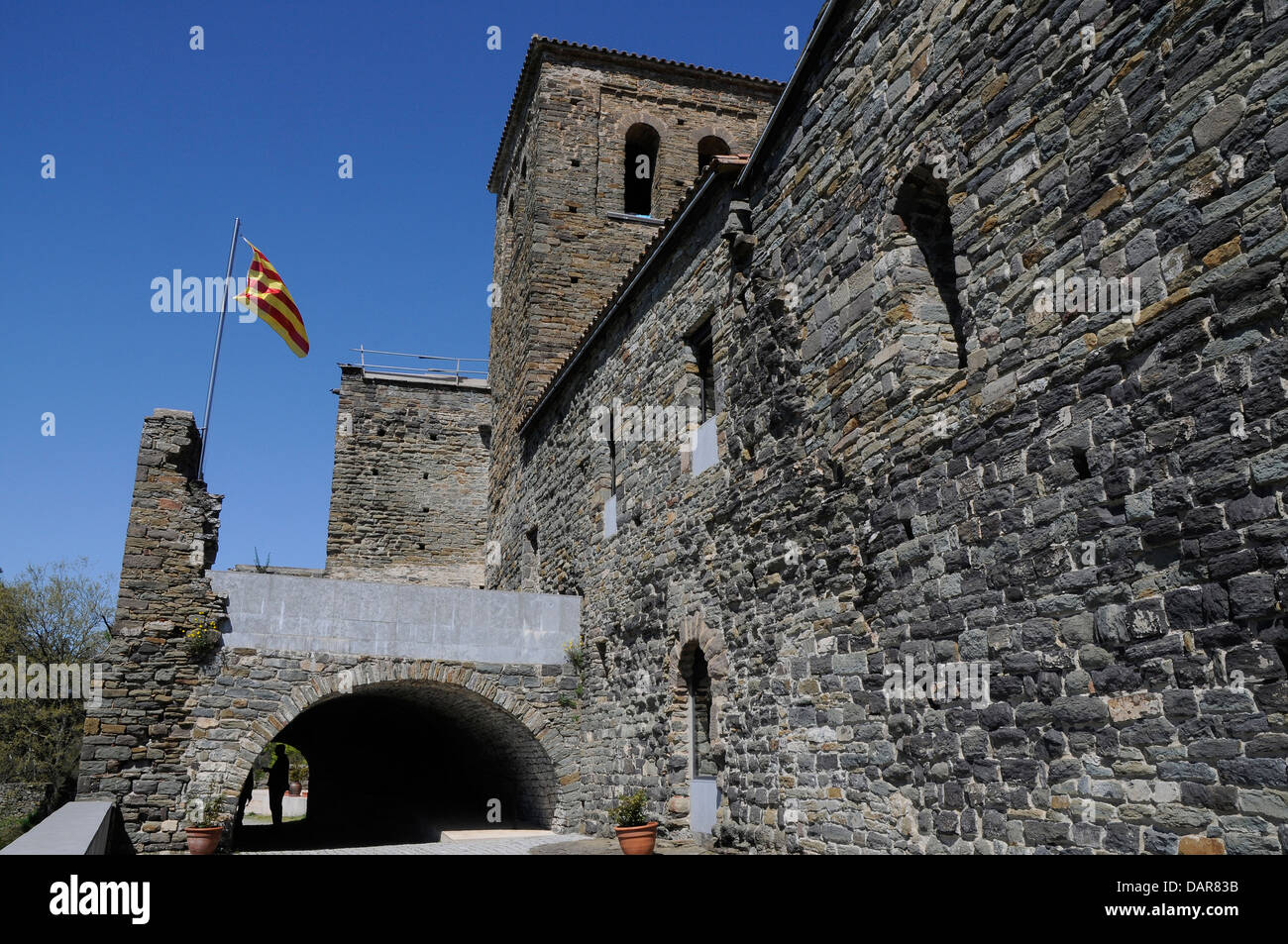 Catalan Romanesque architecture, Sant Pere de Casserres is a ...