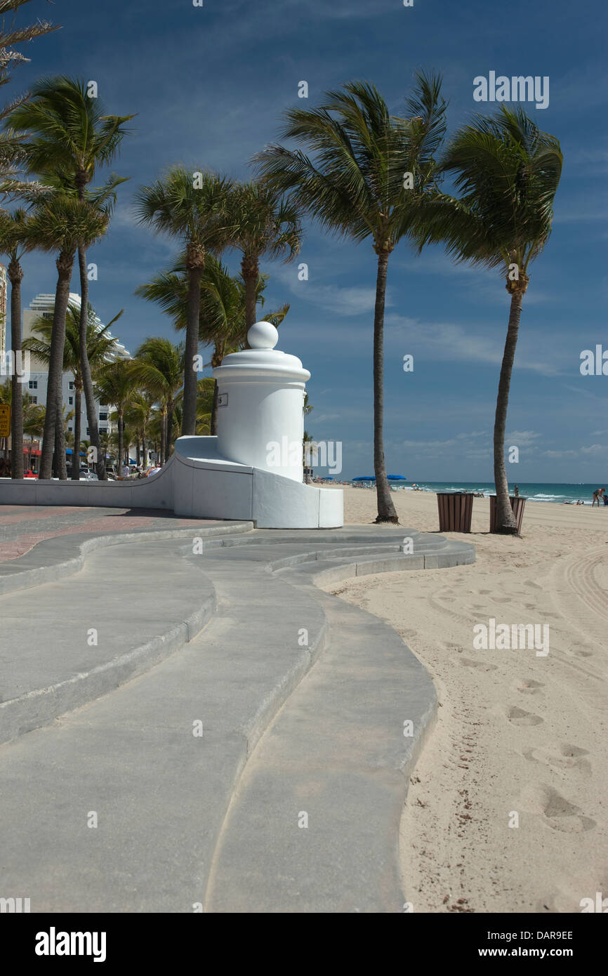 Wave wall promenade fort lauderdale hi-res stock photography and images ...
