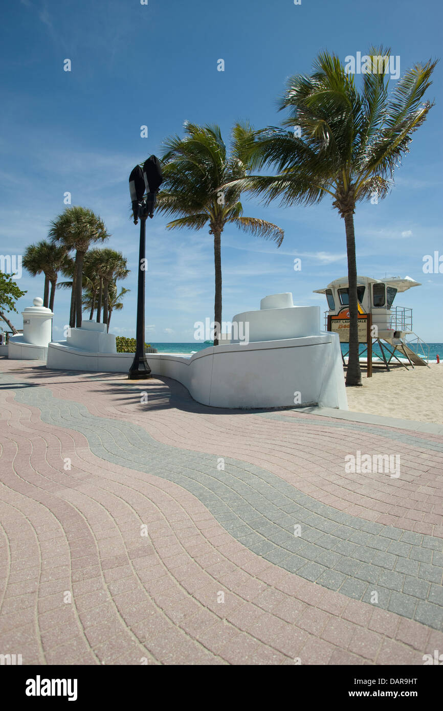 RED BRICK PAVEMENT SEABREEZE BOULEVARD BEACH WAVE WALL PROMENADE FORT ...