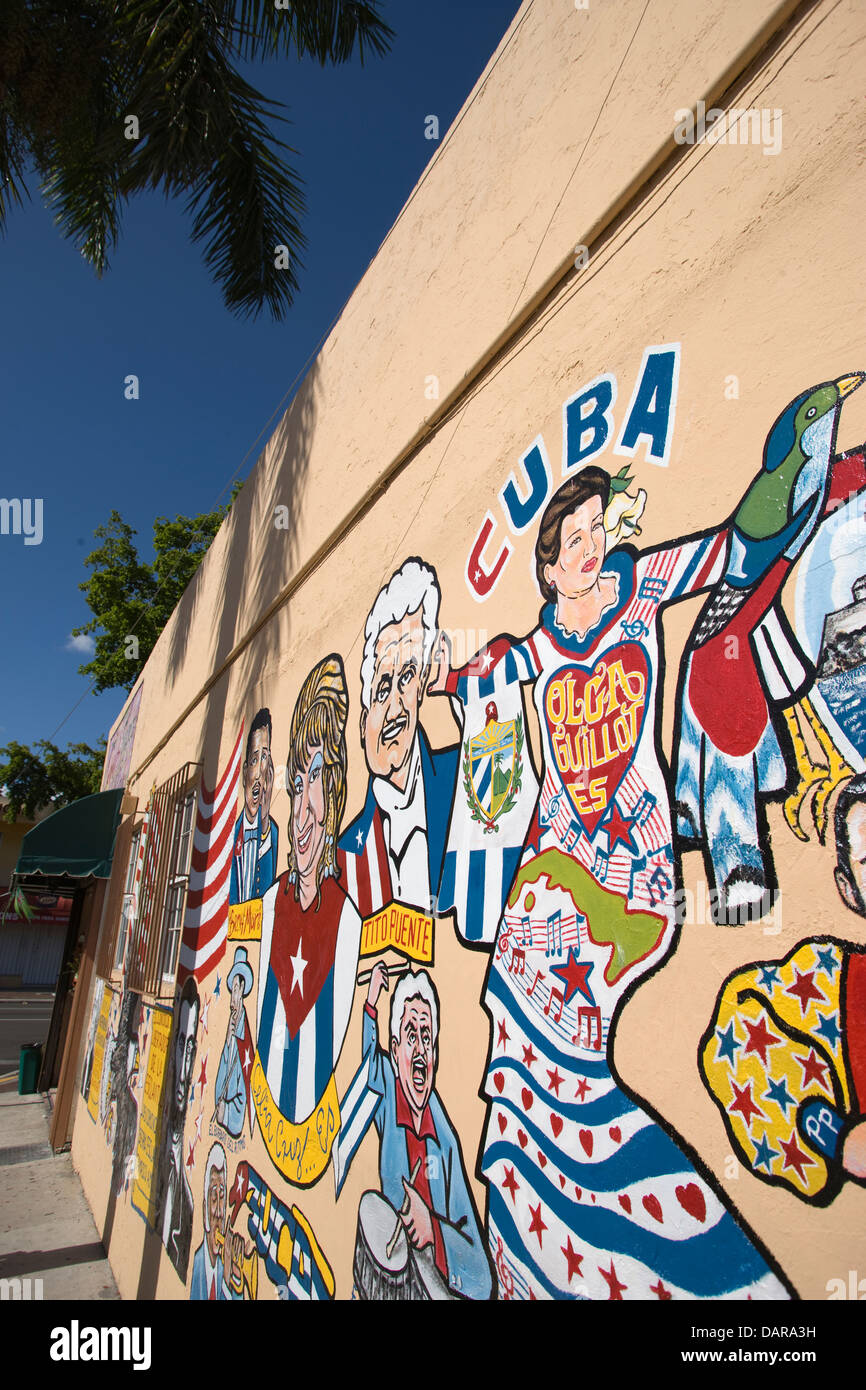 Mural little havana miami florida hi-res stock photography and images ...