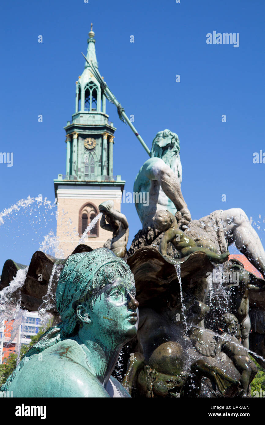 Statue of the neptunbrunnen hi-res stock photography and images - Alamy