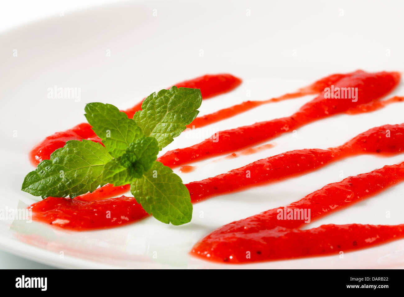 Drizzle of coulis hi-res stock photography and images - Alamy