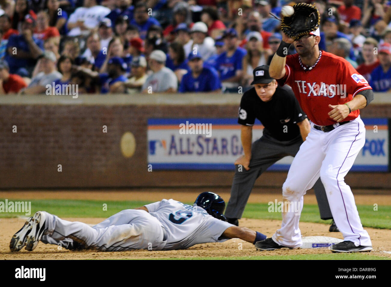 July 4, 2013 - Arlington, TX, USA - Seattle Mariners center fielder ...